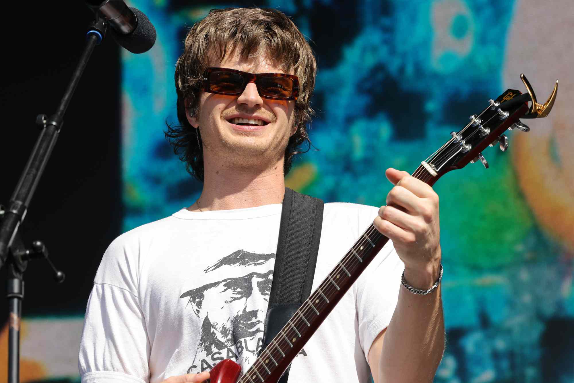 “End of Beginning” de Djo se convierte en un hit viral global - Radio Alfa